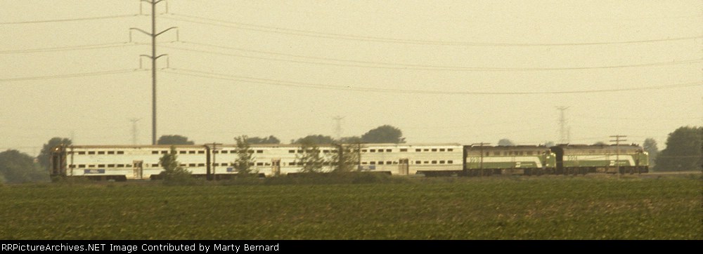 BN 9914 (ex-CB&Q 9989B) and 9918 (ex-CB&Q 9988A) With Tr. #1264